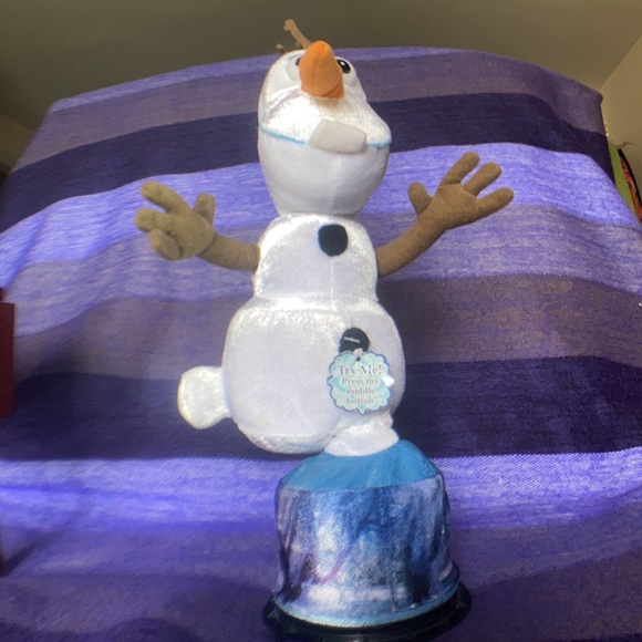 Disney | Toys | Disney Frozen Spinning Talking And Singing Olaf | Poshmark